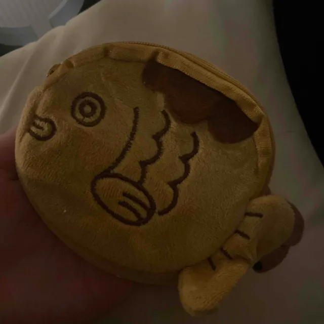 귀여운 붕어빵 캐릭터 미니 파우치 화장품 동전지갑 - 에이블리 스토어