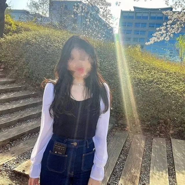 하트넥 요루 블라우스 2color - 에이블리 스토어