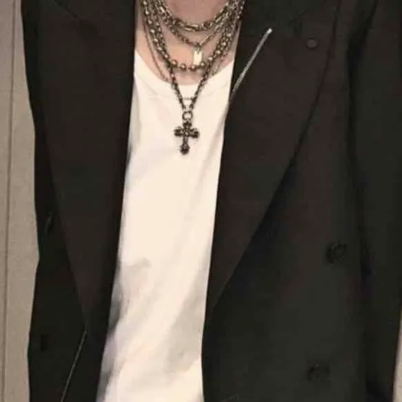 1+1할인 EVENT [🚚당일/주문폭주/빅사이즈/이너/레이어드/4color] 랍바U넥루즈긴팔티 - 에이블리 스토어