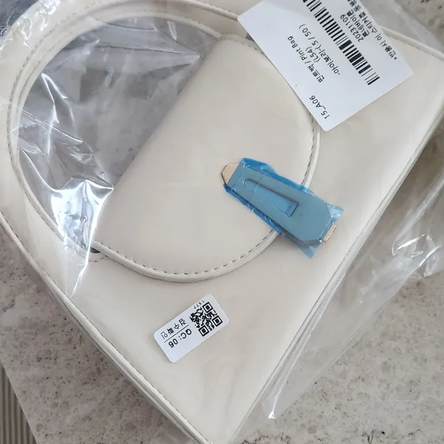 당일출고! 미니 핀트백 하객룩 결혼식 가방 / Pint Bag (2colors) - 에이블리 스토어