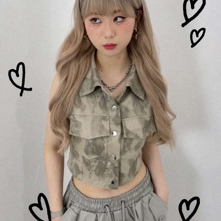 크롭 밀리터리 투포켓 카라 홀터넥 - 에이블리 스토어