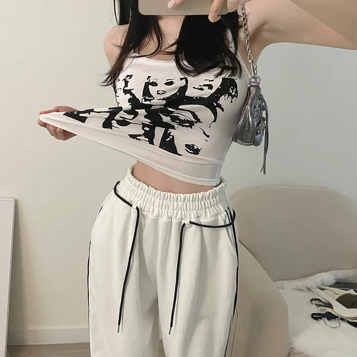 [힙그자체😎/굿원단] 히피 프린팅 크롭 나시 y2k 민소매 슬리브리스 유니크 힙한 이너나시 꾸안꾸 포인트 여행룩 - 에이블리 스토어