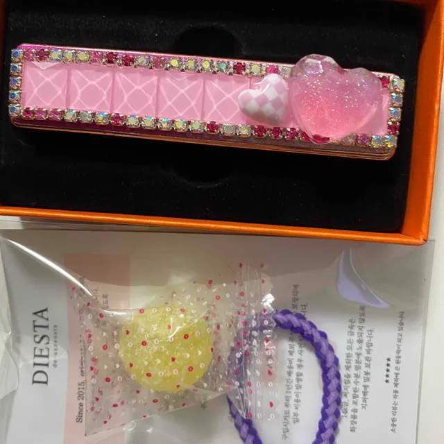 에이블리최초 Y2K 하트 충전식 USB 전기라이터 LED 라이터 흡연자선물 속눈썹고데기 - 에이블리 스토어